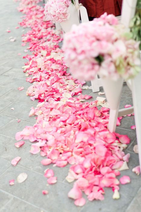 Top Tips for Creating the Perfect Petal Path for Your Wedding – Petals ...